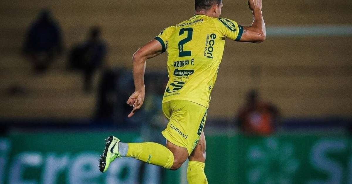 Santos anuncia chegada de lateral que estava no Mirassol