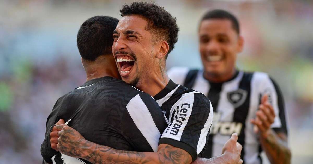Joia do Botafogo comemora ascensão como profissional e projeta duelo ...