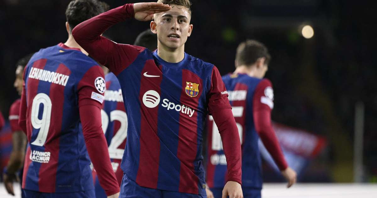 Barcelona vence o Napoli e se garante nas quartas de final da Champions