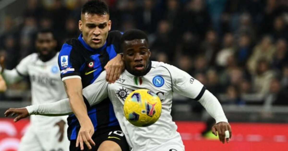 Inter de Milão empata com Napoli, mas segue no caminho do título