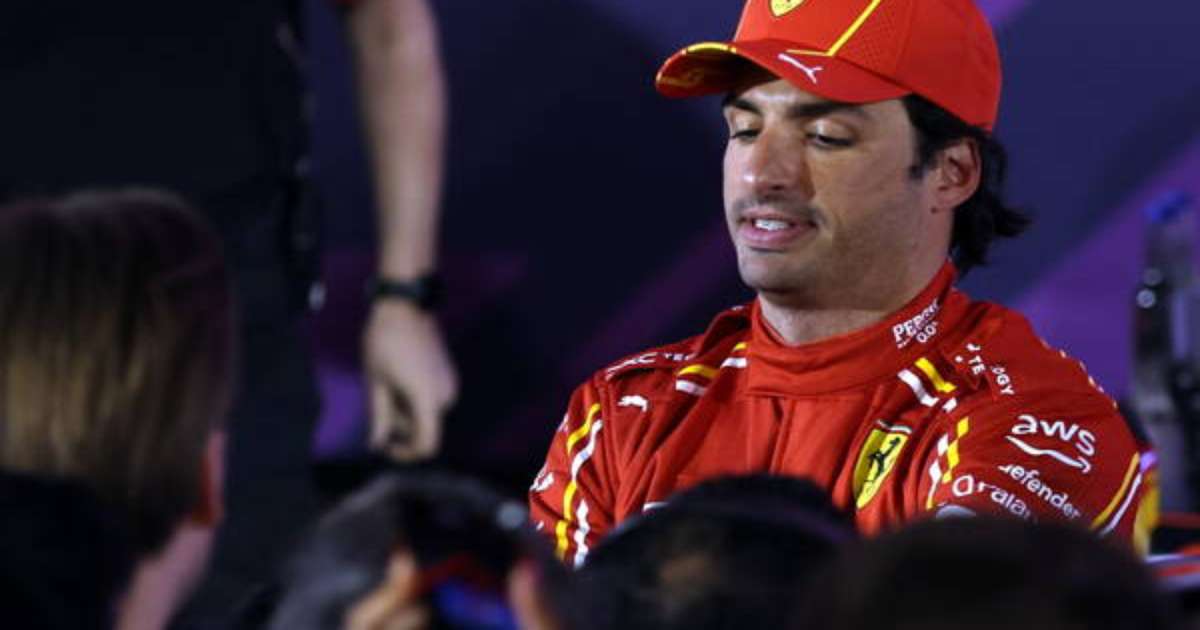 Sainz admite não estar 100%, mas deve disputar GP da Austrália