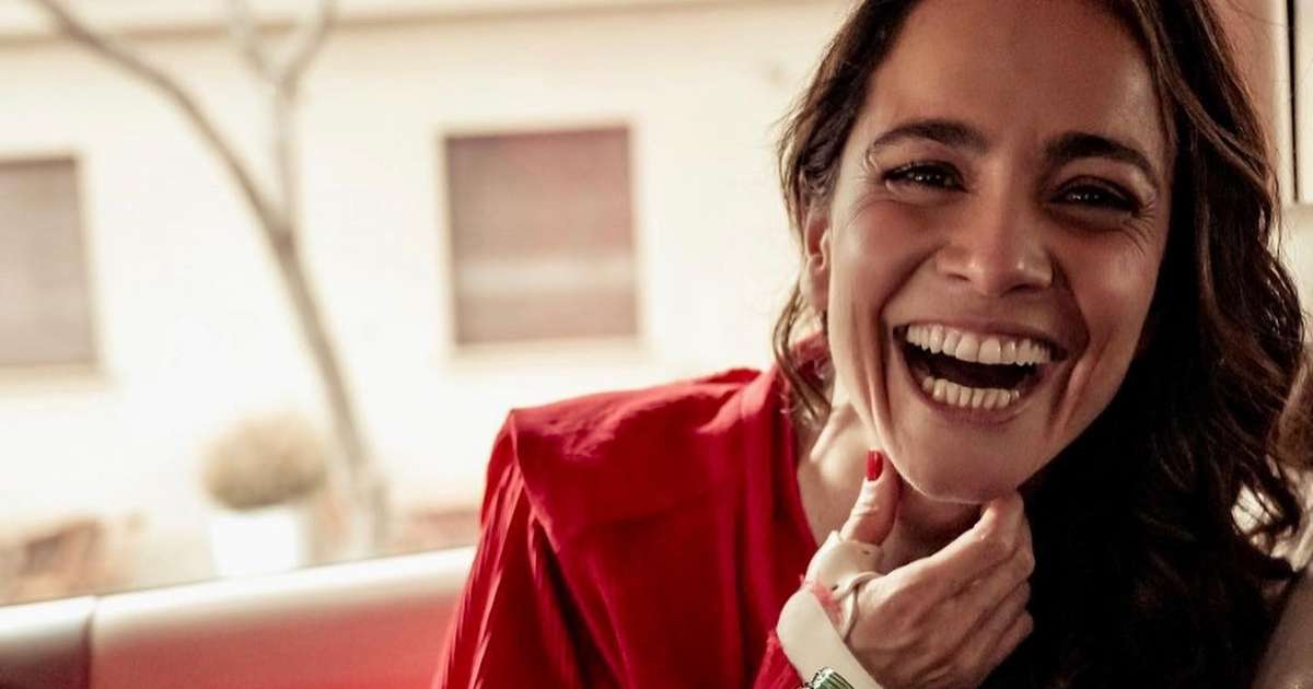 Alice Braga engata namoro com executiva do cinema após término com ...