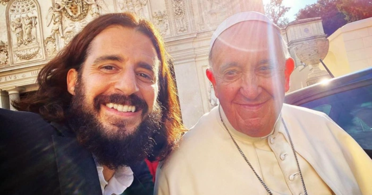 Jonathan Roumie, o "Jesus" de The Chosen, já conversou com Papa ...