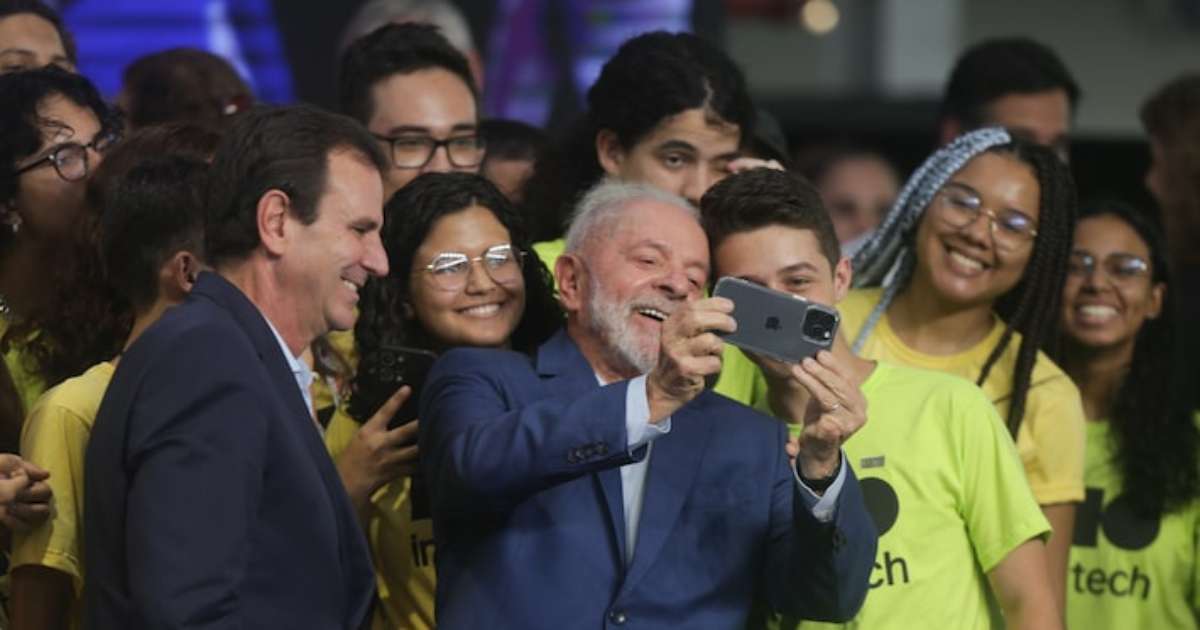 Eduardo Paes lê em evento com Lula discurso feito com ChatGPT ...