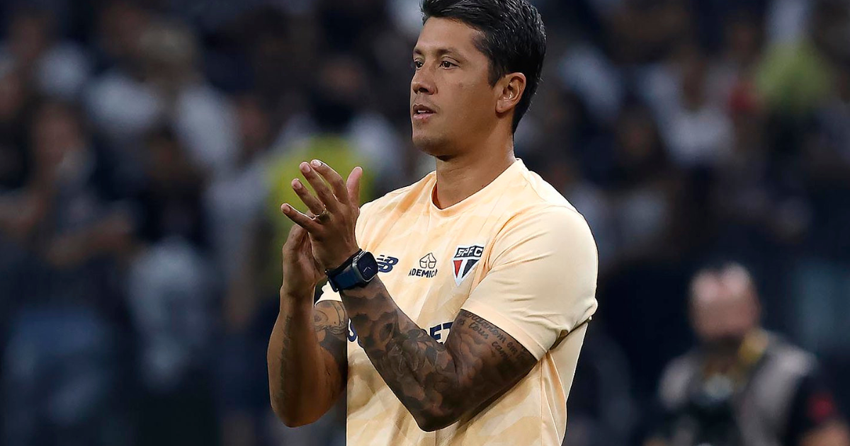 Carpini fala sobre titularidade de James e garante títulos este ano