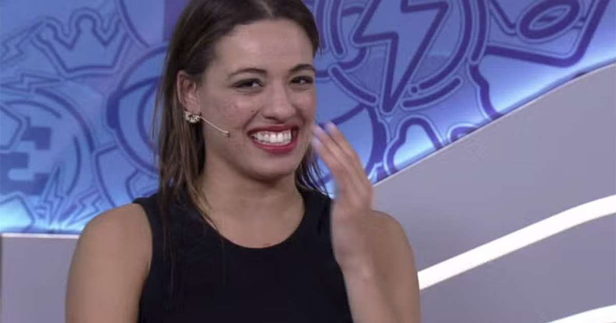 BBB | Beatriz fica em choque com seus mais de 4 milhões de seguidores