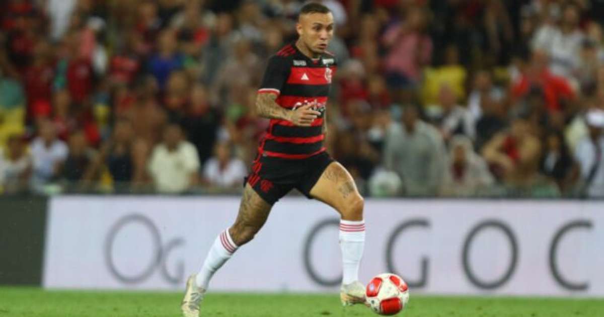 Everton Cebolinha sente incômodo no Tendão de Aquiles e é substituído