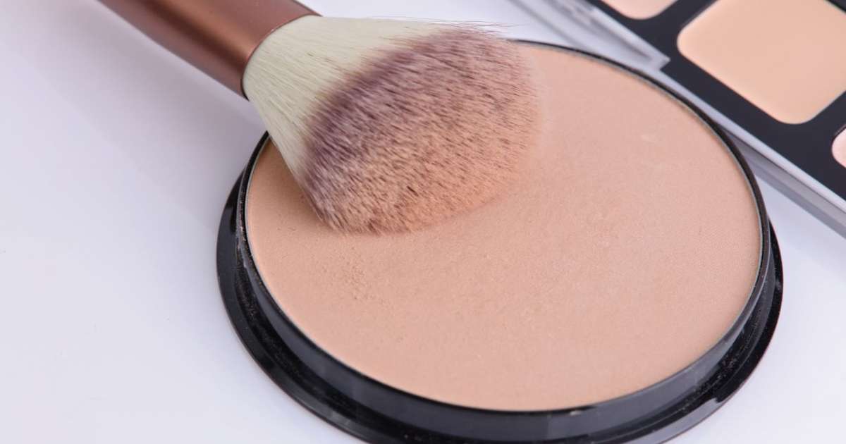 Pó compacto: conheça os principais tipos e saiba escolher o seu