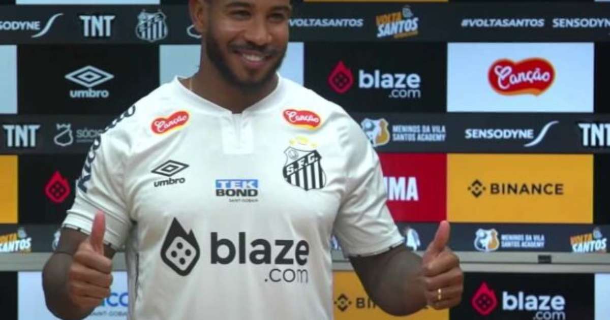 Patrick é apresentado e não esconde felicidade: 'O Santos queria contar comigo'
