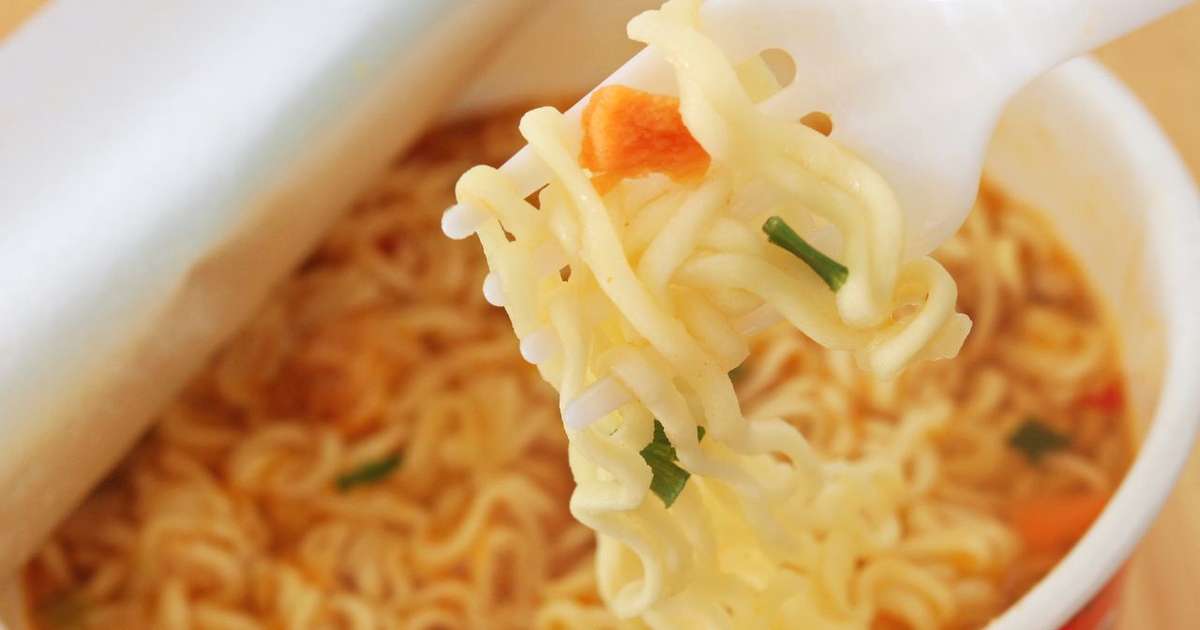 Descubra por que o miojo não é saudável e confira uma alternativa melhor