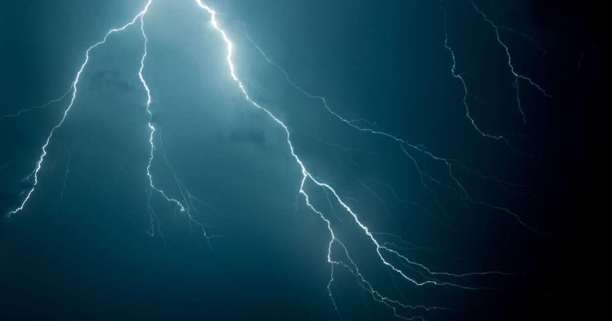 Momento para refletir: veja o que significa sonhar com relâmpagos