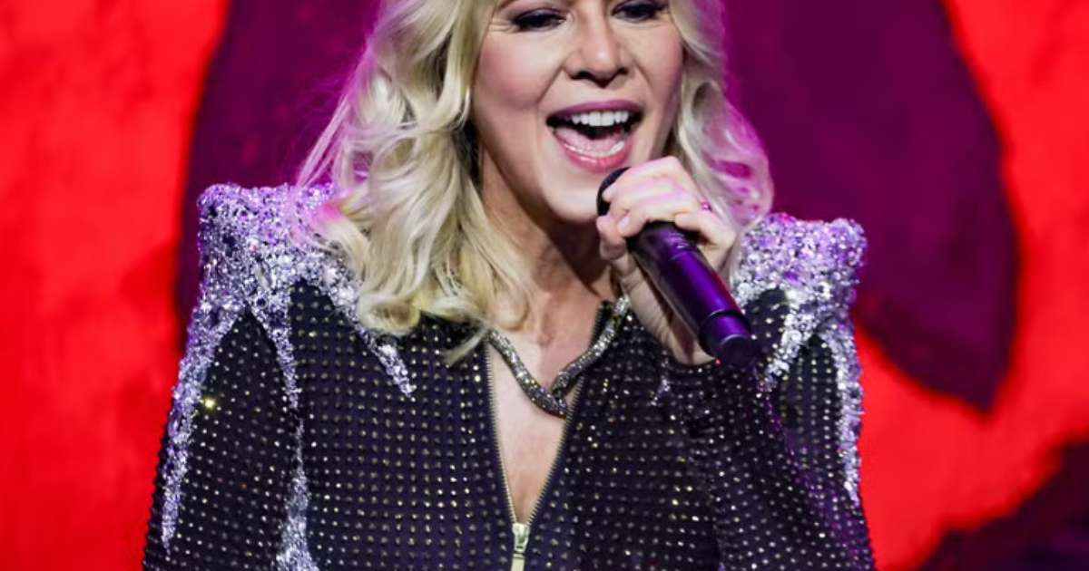 Belíssima aos 61 anos, Paula Toller diz que se cuida: 'Envelheci bem'