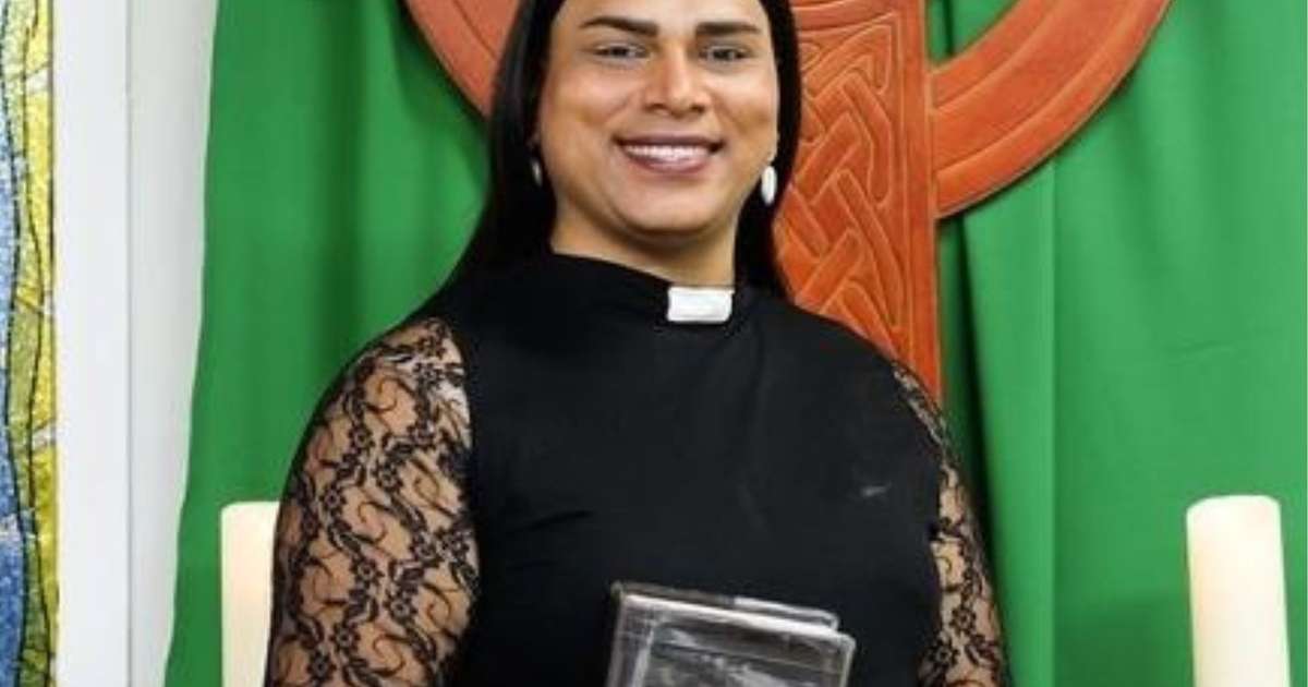 Quebrando barreiras! Alexya, primeira pastora trans, celebra o Dia das Mães