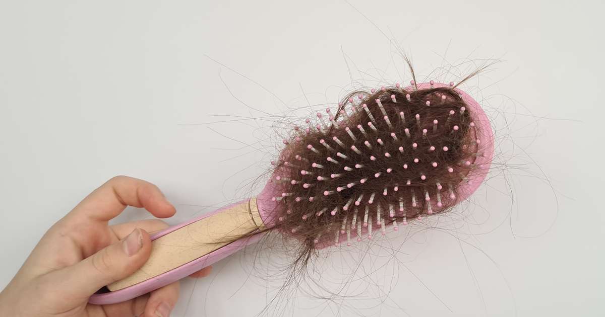 Meu cabelo começou a cair demais; pode ser estresse?