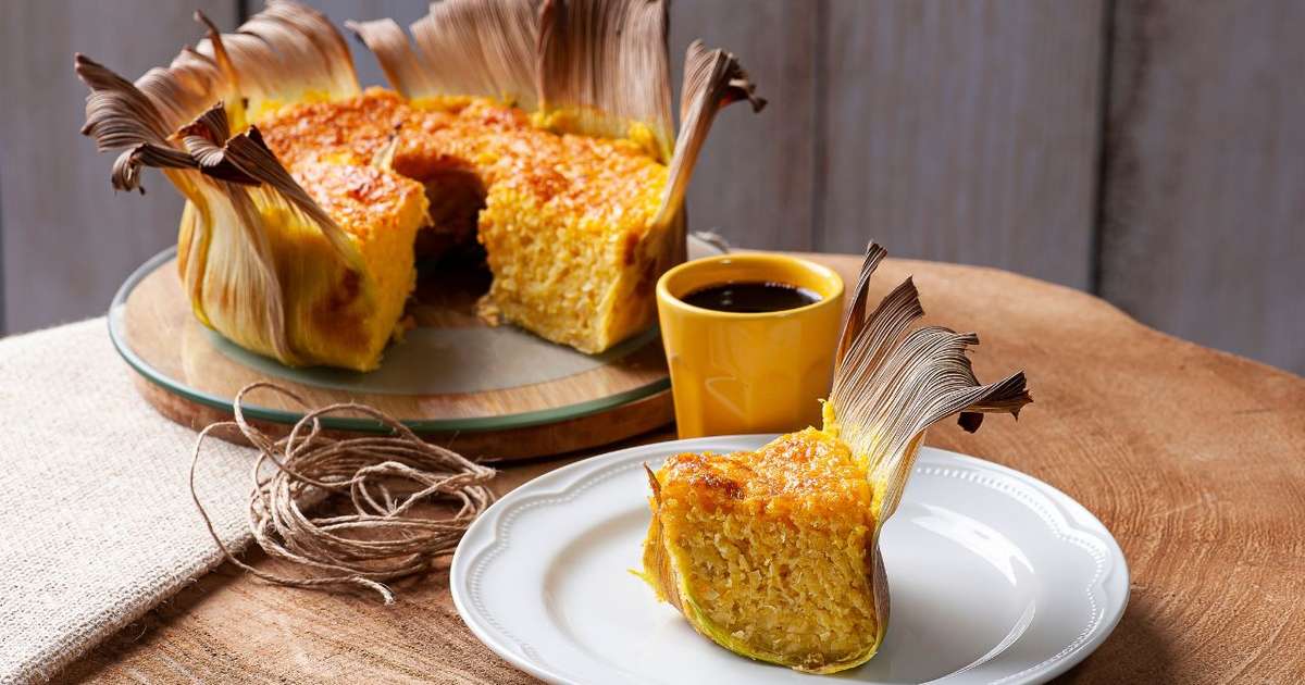 Bolo de pamonha cremosa na palha com sabor da roça
