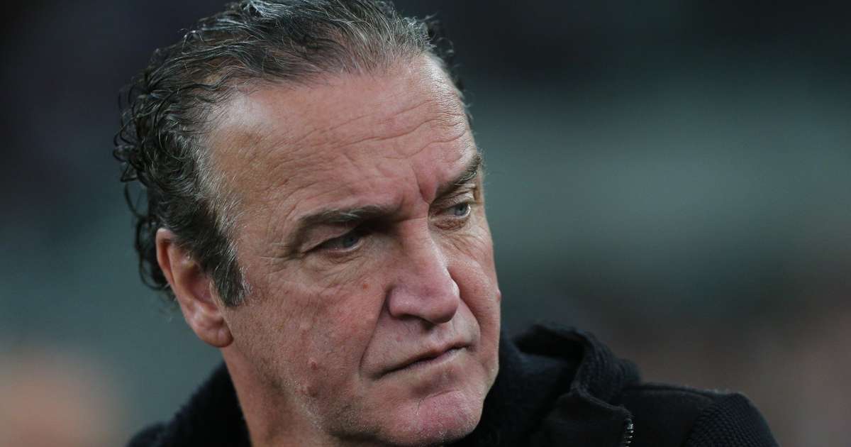 "Ninguém sofre mais que eu", afirma Cuca após derrota do Athletico para ...