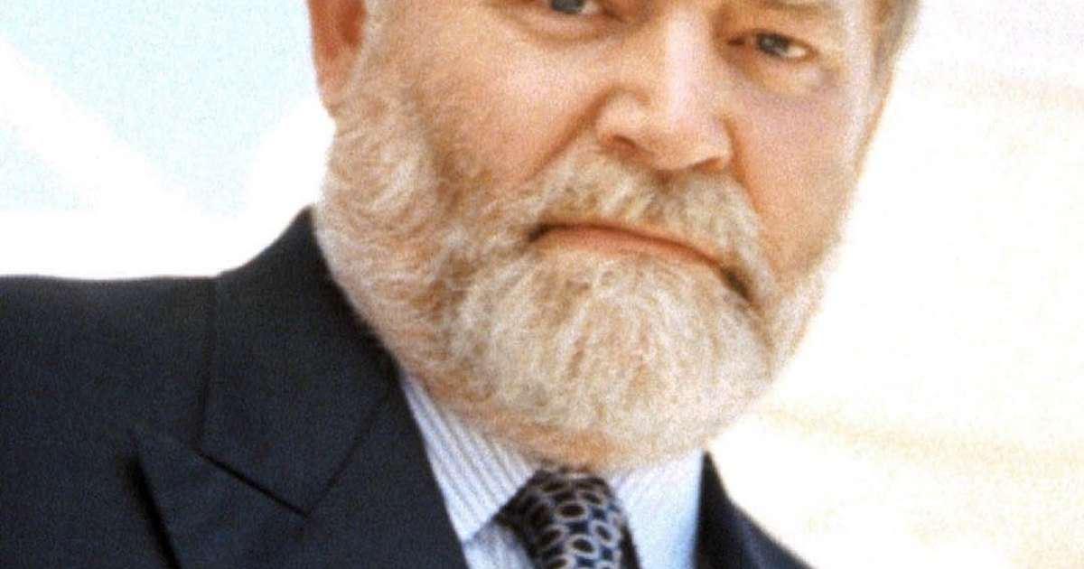 Alan Scarfe, vilão em "Duplo Impacto" e "Máquina Mortífera 3", morre ...