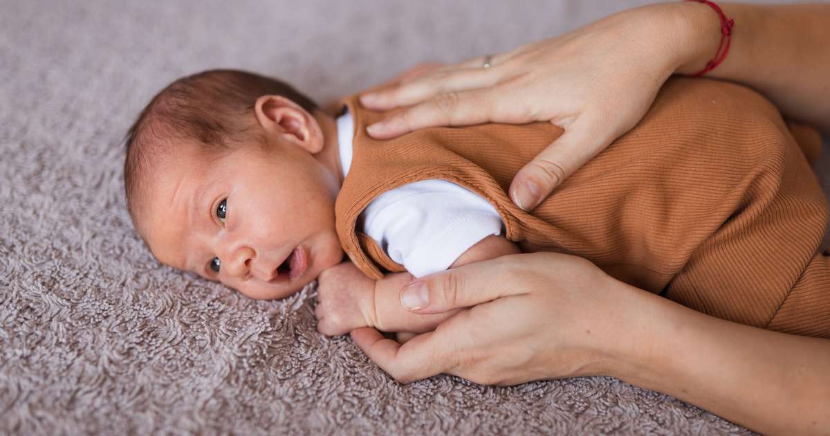 Manobra de Heimlich em bebês com engasgo: saiba quando e como fazer