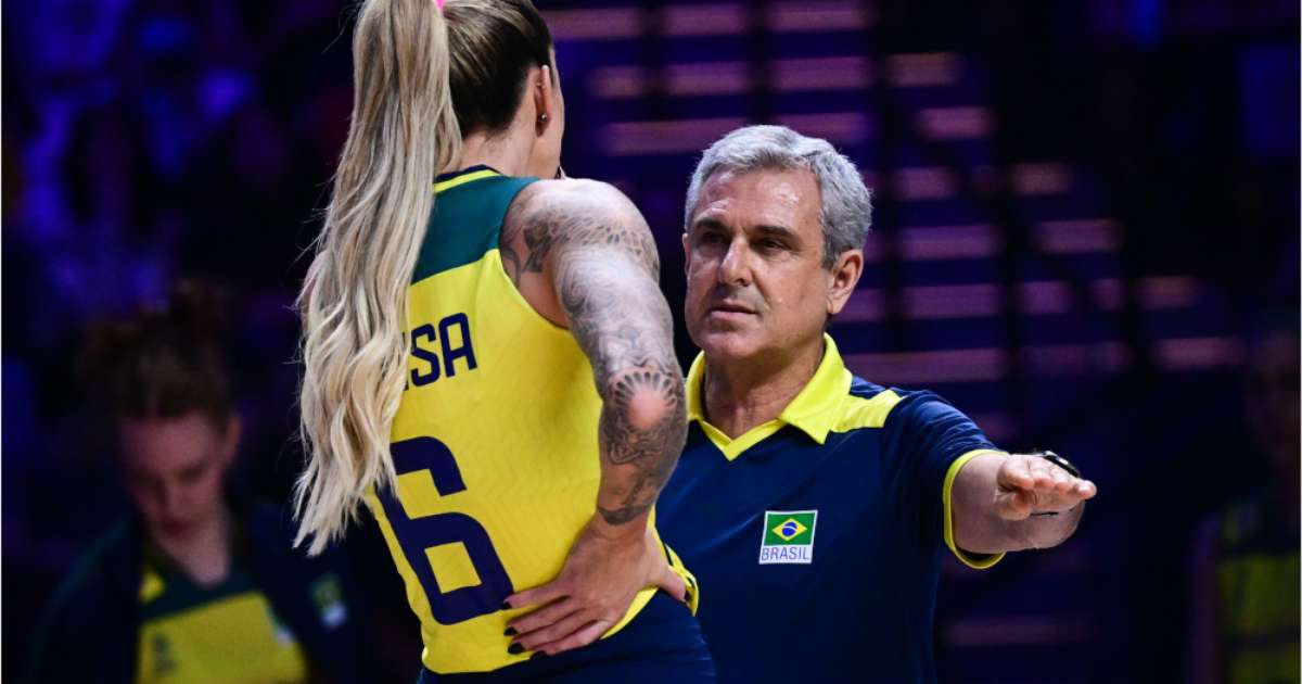 Zé Roberto divulga relacionadas para duelo diante da Polônia