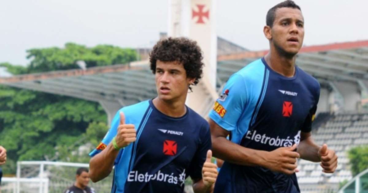 Vasco oficializa proposta por Philippe Coutinho com retorno de Souza