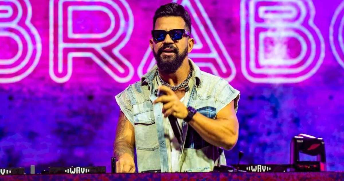 Dennis anuncia 'Baile do Dennis' em São Paulo