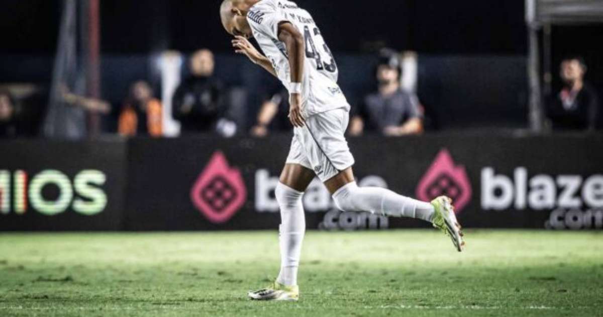 Matheus Xavier pula etapas, ganha elogios e tenta ser nova joia do Santos