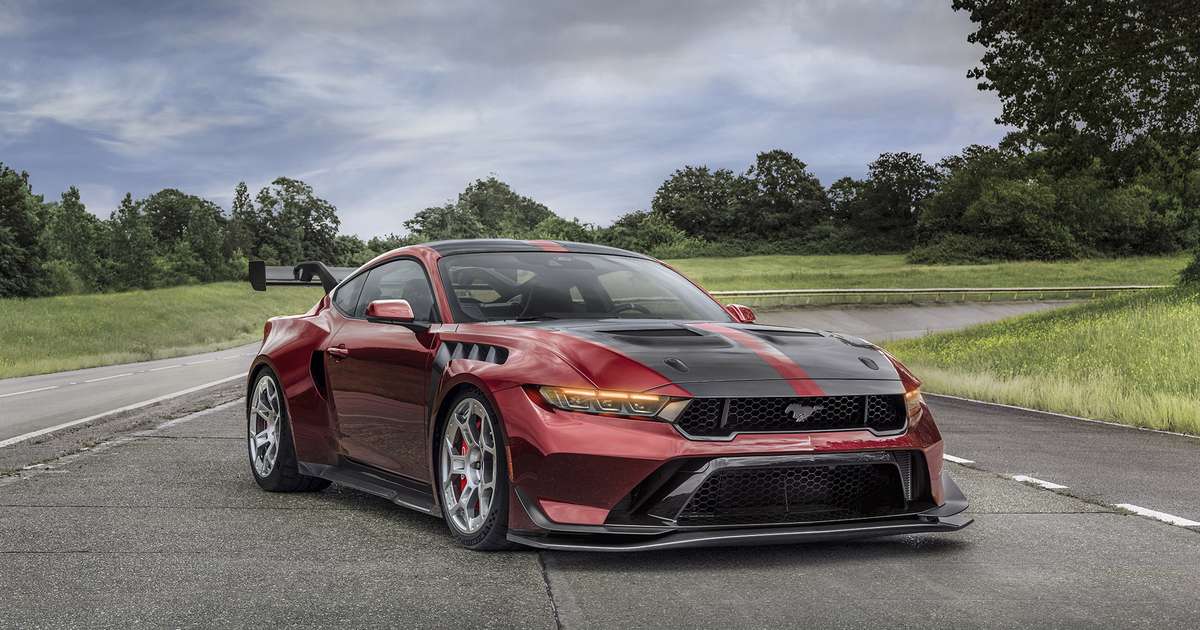 Ford Mustang GTD começa a ser vendido e o interior impressiona