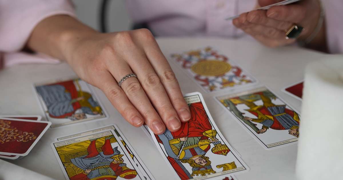 Um guia sobre o significado das cartas mais profundas do Tarot