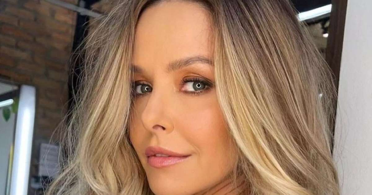 Aos 49 anos, ex-paquita Bianca Rinaldi exibe abdômen sarado no Rio de ...