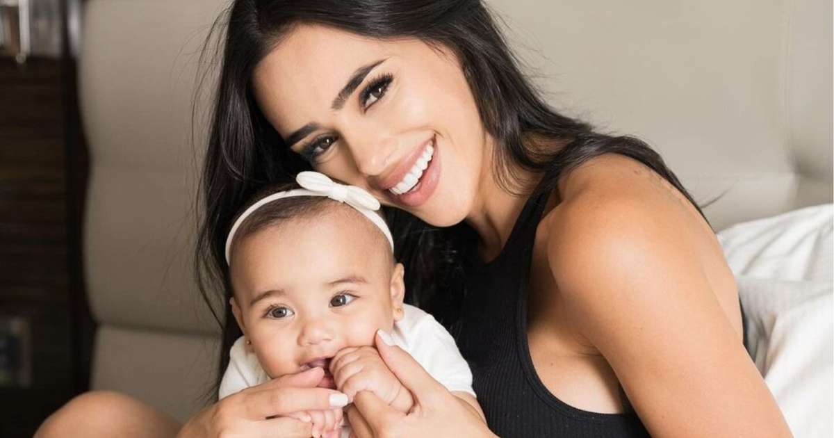 Bruna Biancardi encanta web com cliques de Mavie ao lado de pet