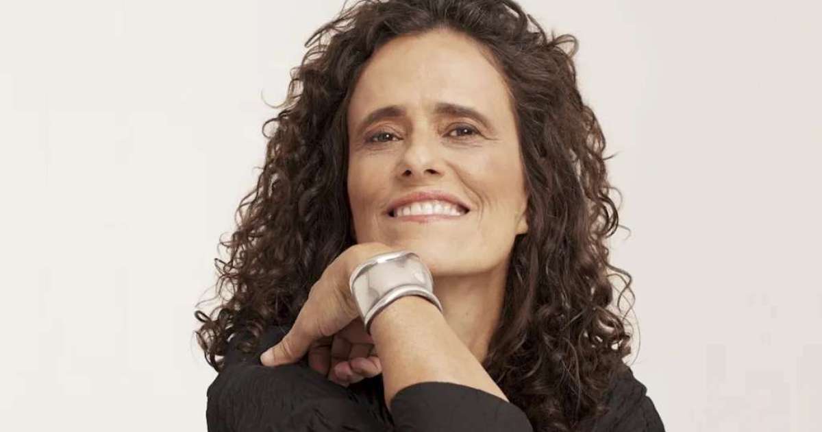 Zélia Duncan apresenta o show '#BailãoZD' em festival no Rio