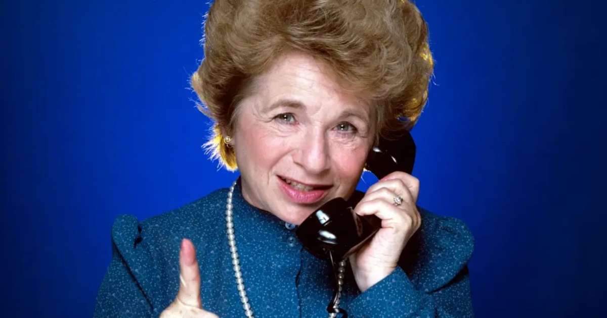 Morre Dra. Ruth, apresentadora que revolucionou o jeito de falar de ...