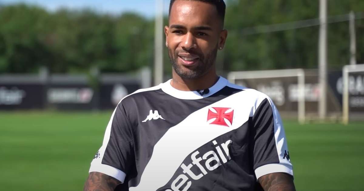Alex Teixeira celebra mais um retorno ao Vasco: 'Minha segunda casa'