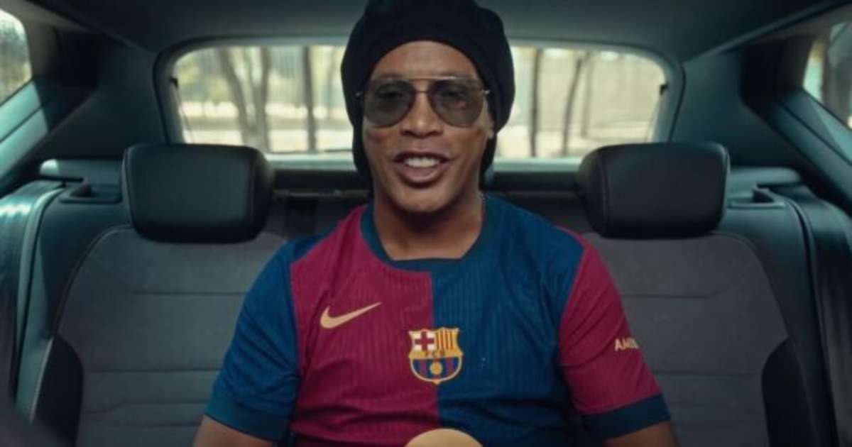 Com Ronaldinho, Barcelona lança uniforme para a temporada 2024/2025