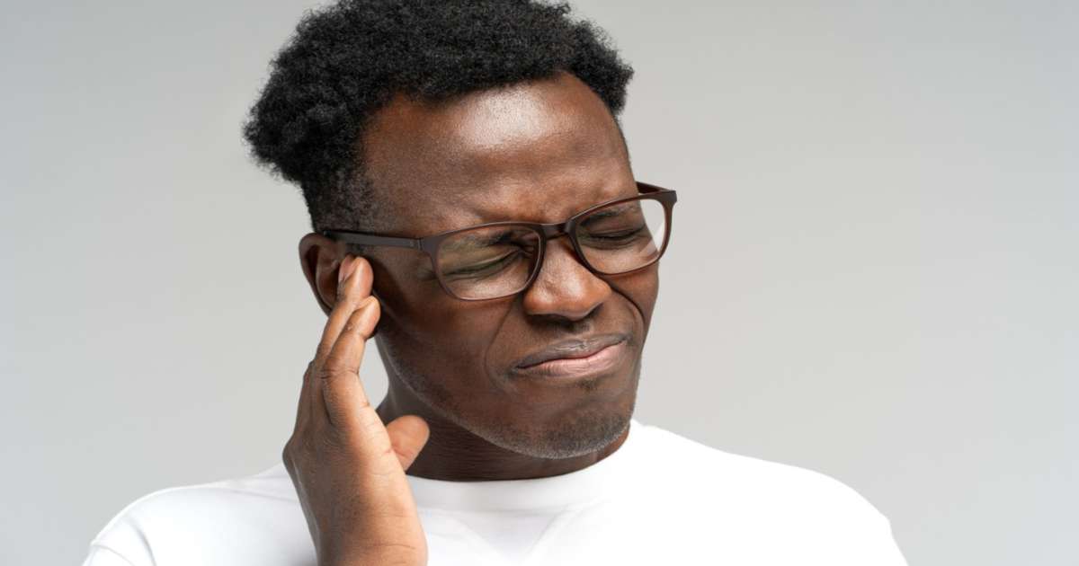 Pode pingar álcool em caso de dor de ouvido? Veja o que não fazer