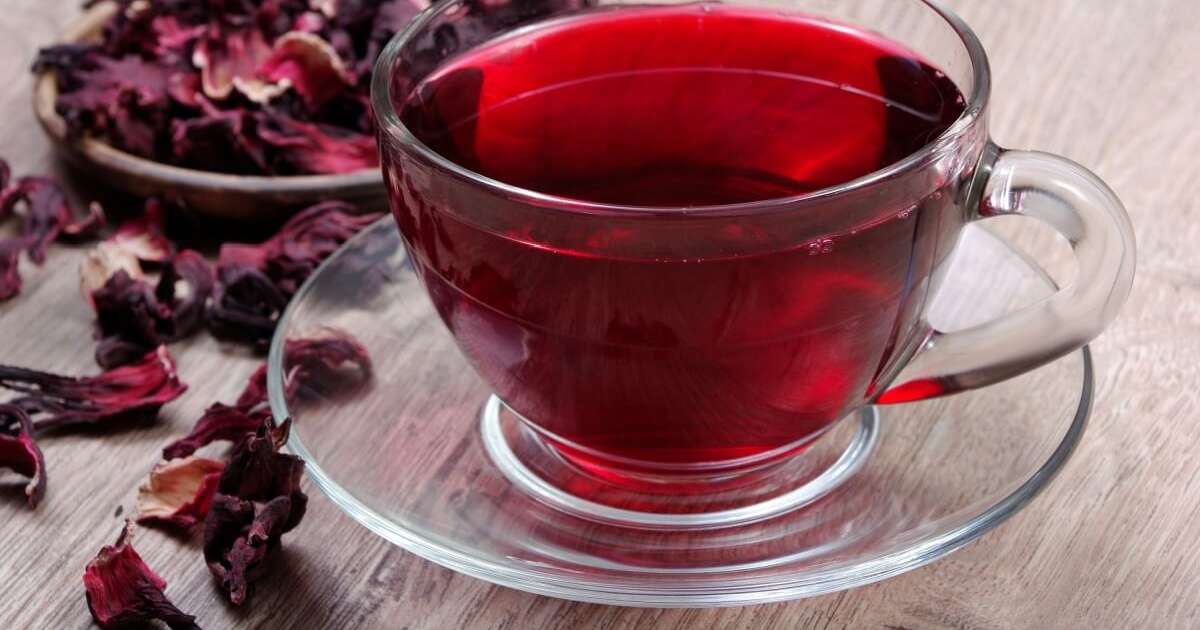 7 benefícios do chá de hibisco e como usá-lo com segurança