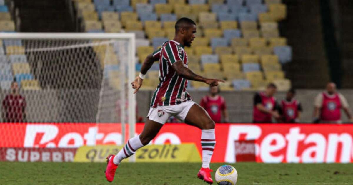 Após 22 jogos, Douglas Costa rescinde contrato com o Fluminense