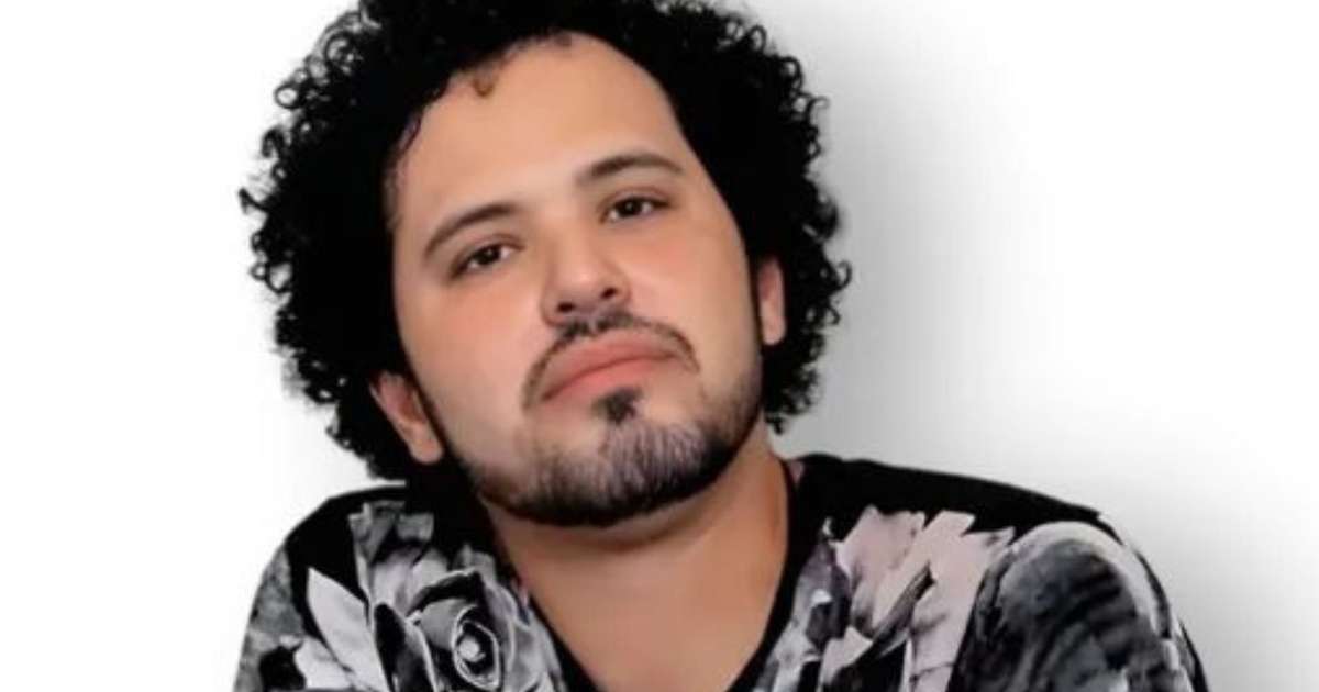 Famoso cantor morre após sofrer mal súbito durante show