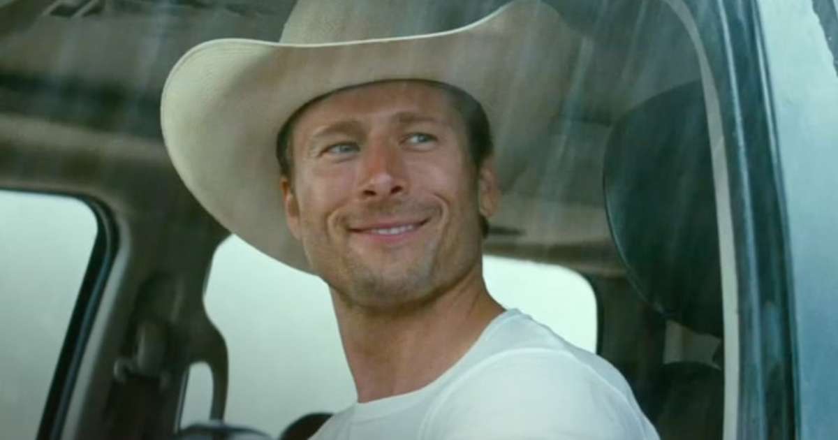 Todo mundo sabe que Glen Powell é a próxima grande estrela de cinema ...