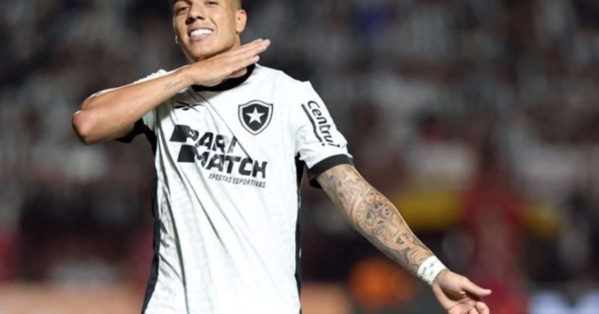Soberano, Botafogo goleia Atlético-GO e retoma liderança do Brasileiro