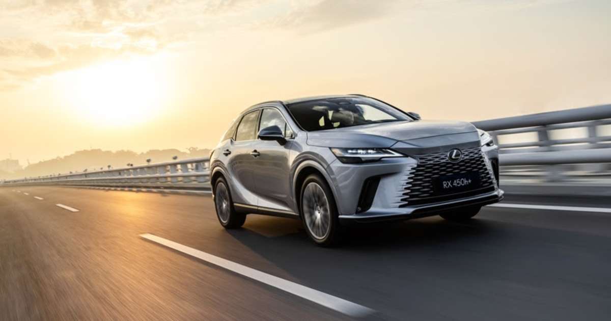 Novo Lexus RX 450h+ chega ao Brasil e faz 56 km no modo elétrico