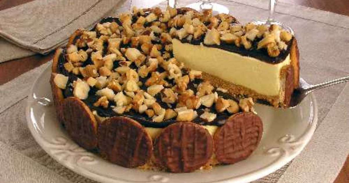 Torta holandesa com castanhas: receita prática de liquidificador