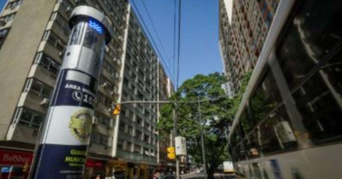 Saiba como utilizar os serviços dos totens de segurança de Porto Alegre
