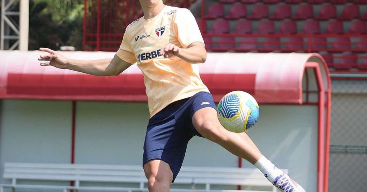 Patryck cai desacordado e pode desfalcar o São Paulo na Libertadores