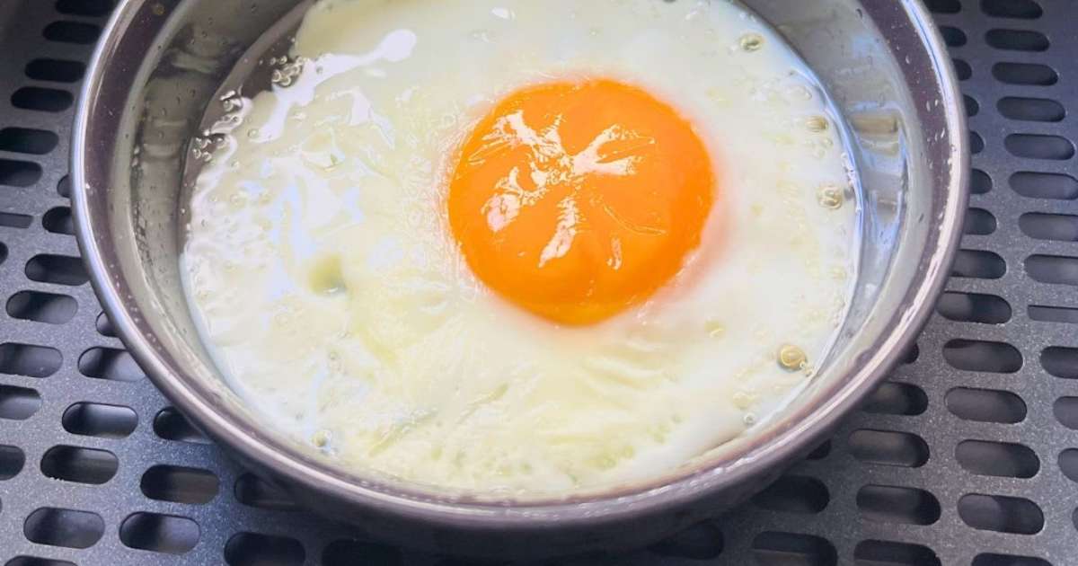 Ovo Frito sem sujeira na Airfryer: gema mole ou dura, veja
