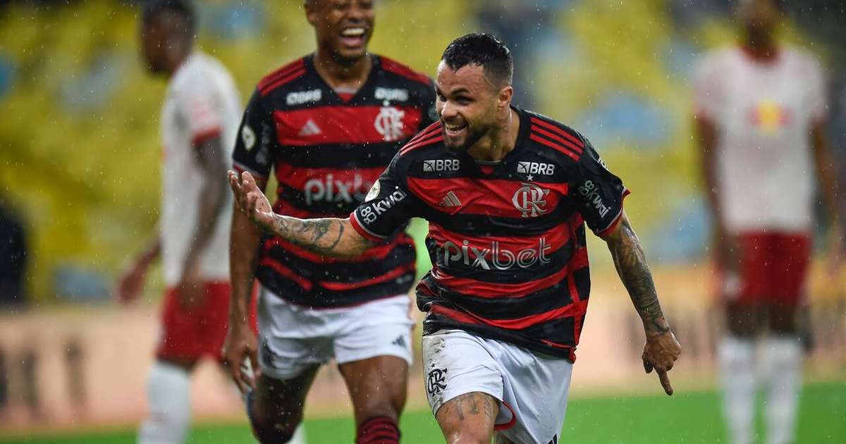 Michael marca na reestreia e Flamengo vence Bragantino