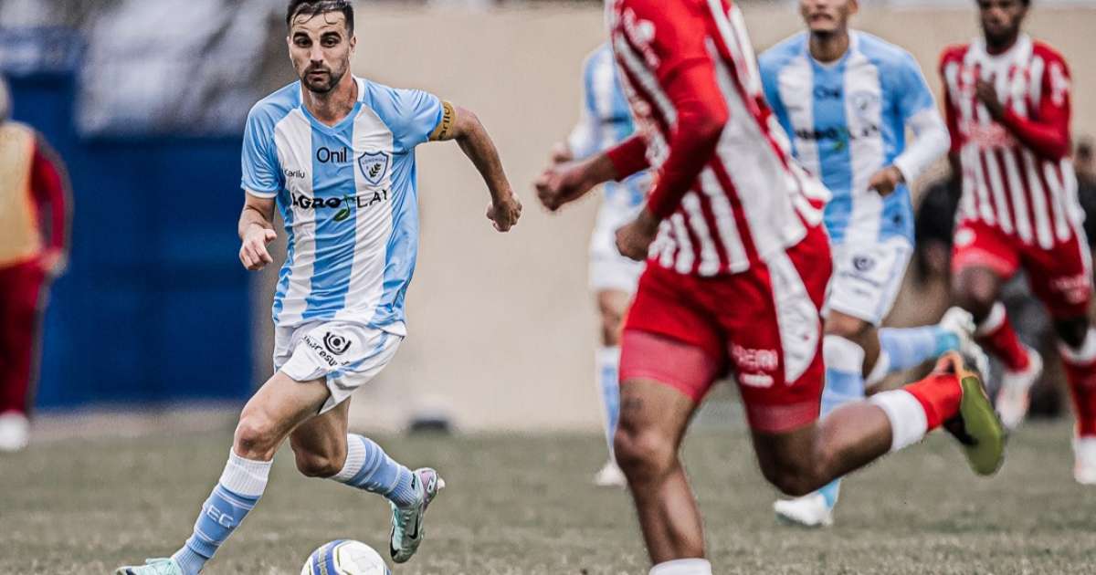 Rafael Longuine comemora gol marcado na classificação do Londrina à ...