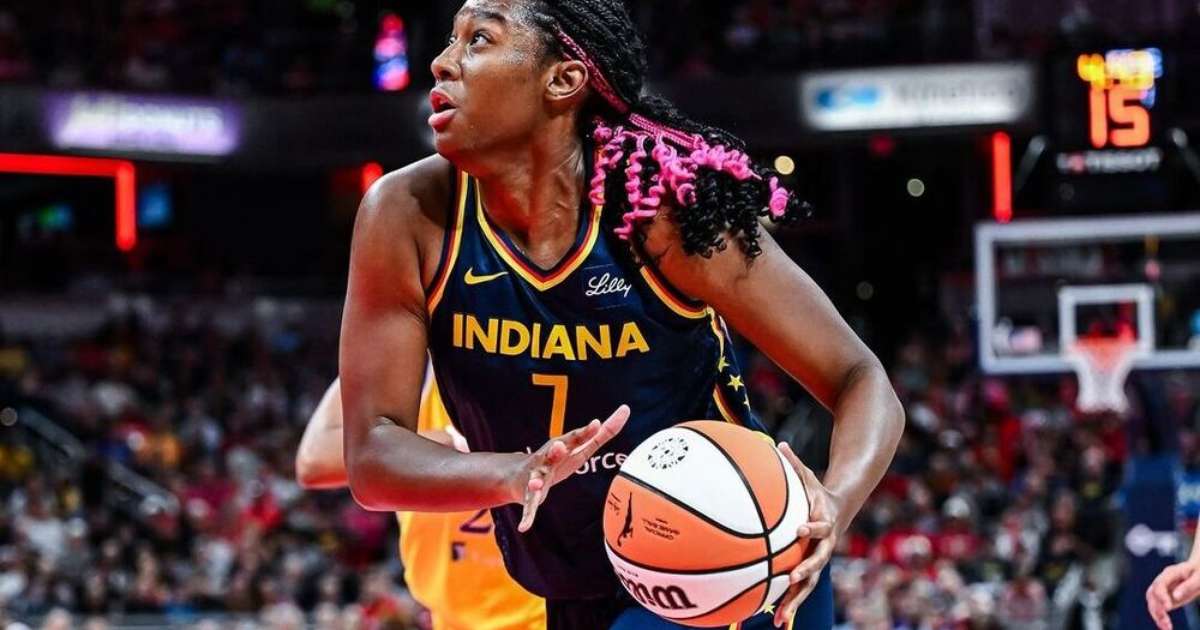 Indiana Fever vence Sparks na WNBA e se garante nos playoffs