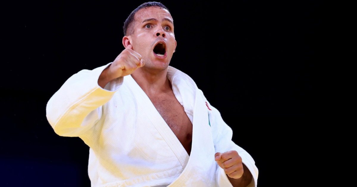 Arthur Silva imobiliza britânico e ganha o ouro paralímpico