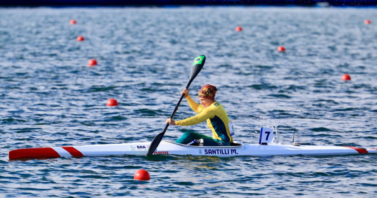 Mari Santilli e Aline Furtado fecham final B no caiaque